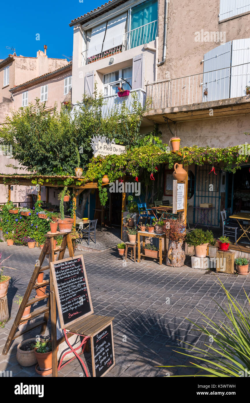 Restaurant Village Medieval du Castellet Var France Stock Photo - Alamy