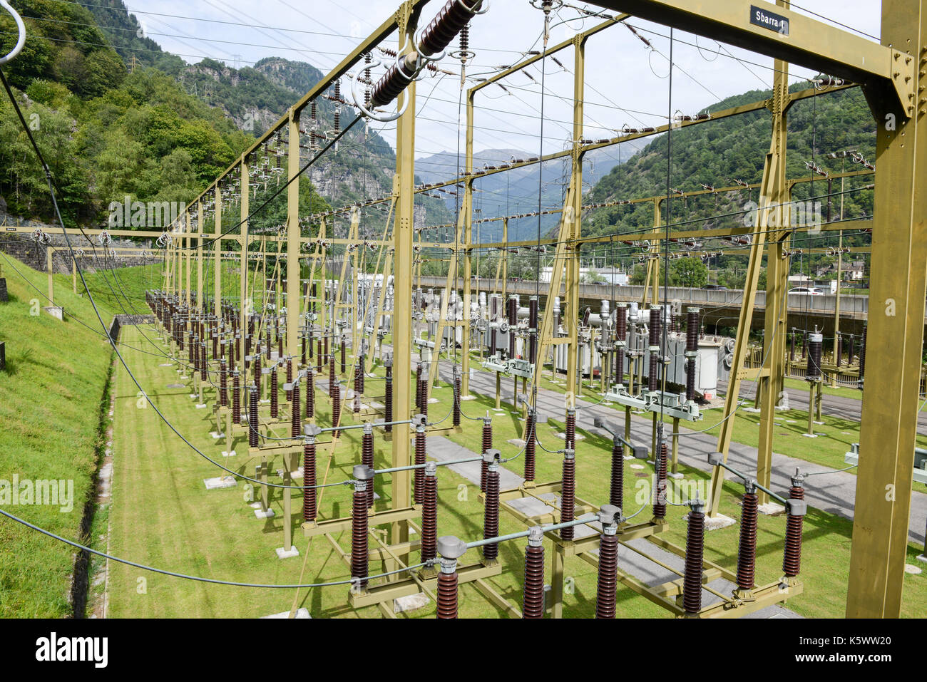 Hydroelectric power station switzerland hi-res stock photography and ...