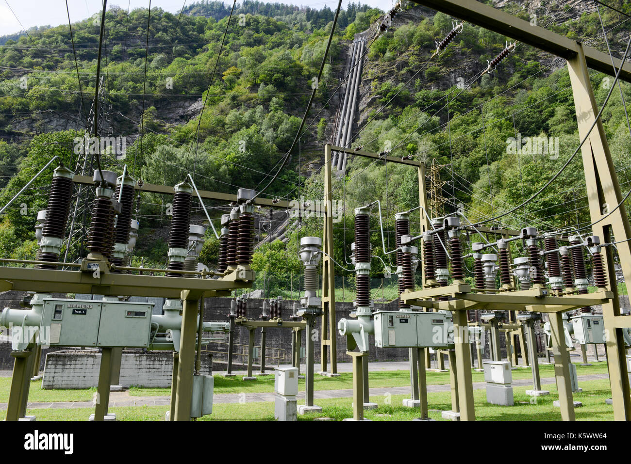 Hydroelectric power station switzerland hi-res stock photography and ...