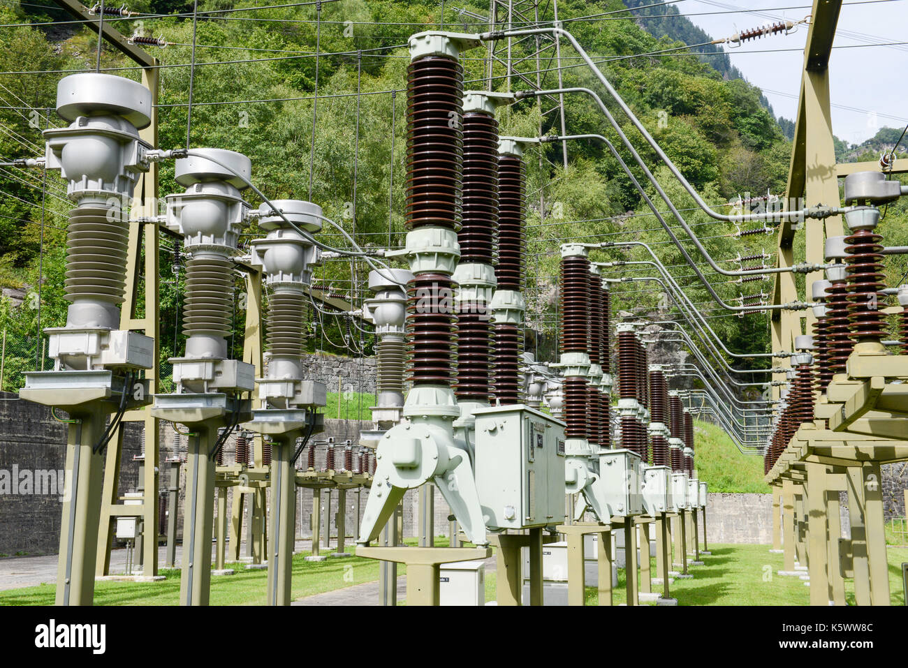 High voltage cable switzerland hi-res stock photography and images - Alamy