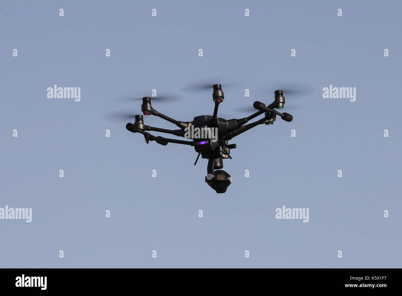 Hexacopter hi-res stock photography and images - Alamy