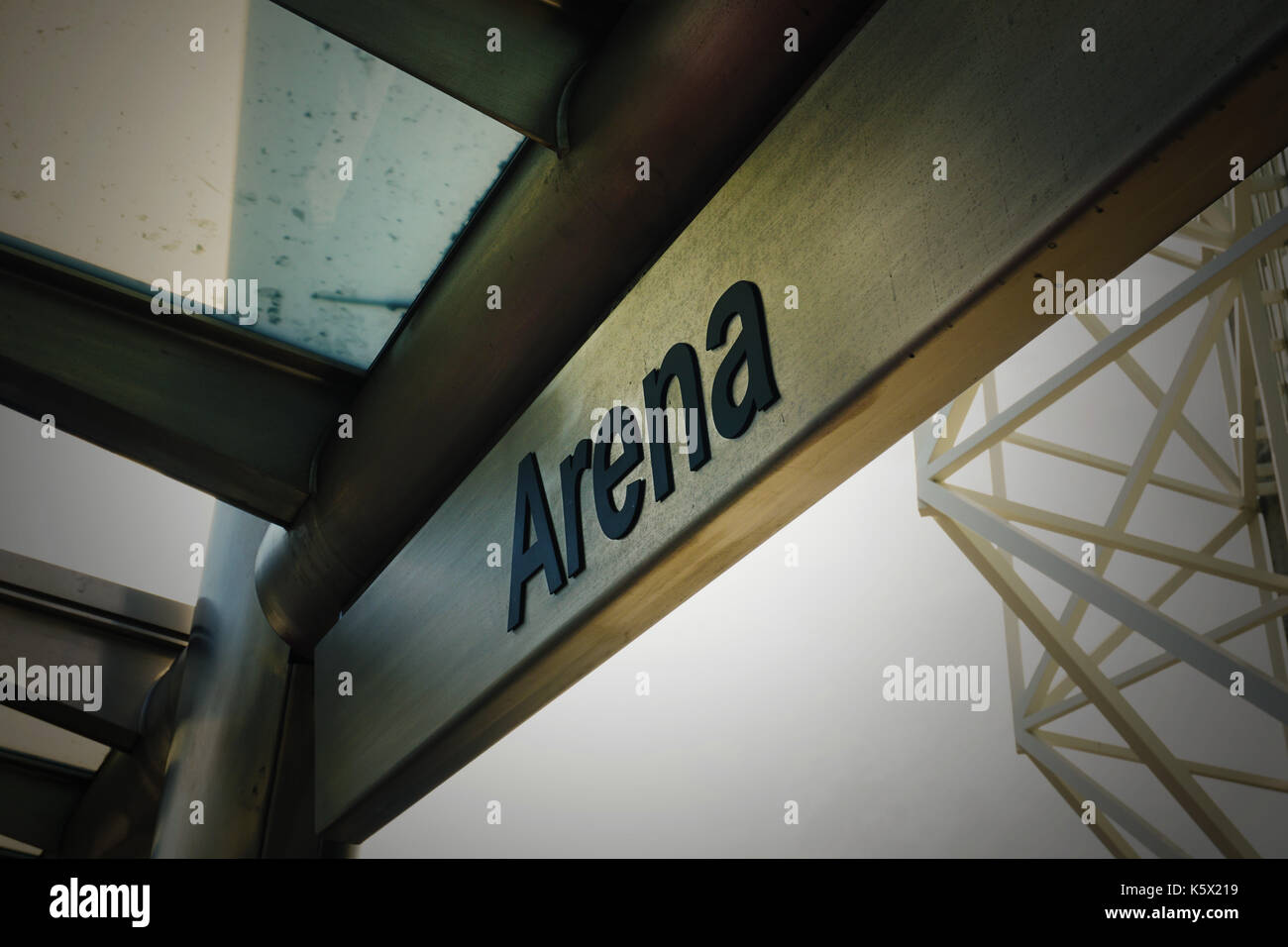 Arena stage center hi-res stock photography and images - Alamy