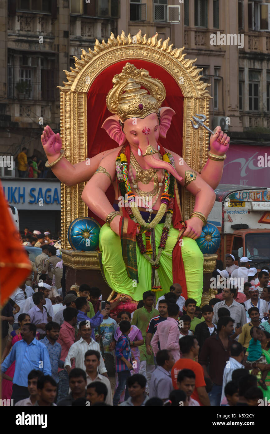 Immersion procession hi-res stock photography and images - Alamy