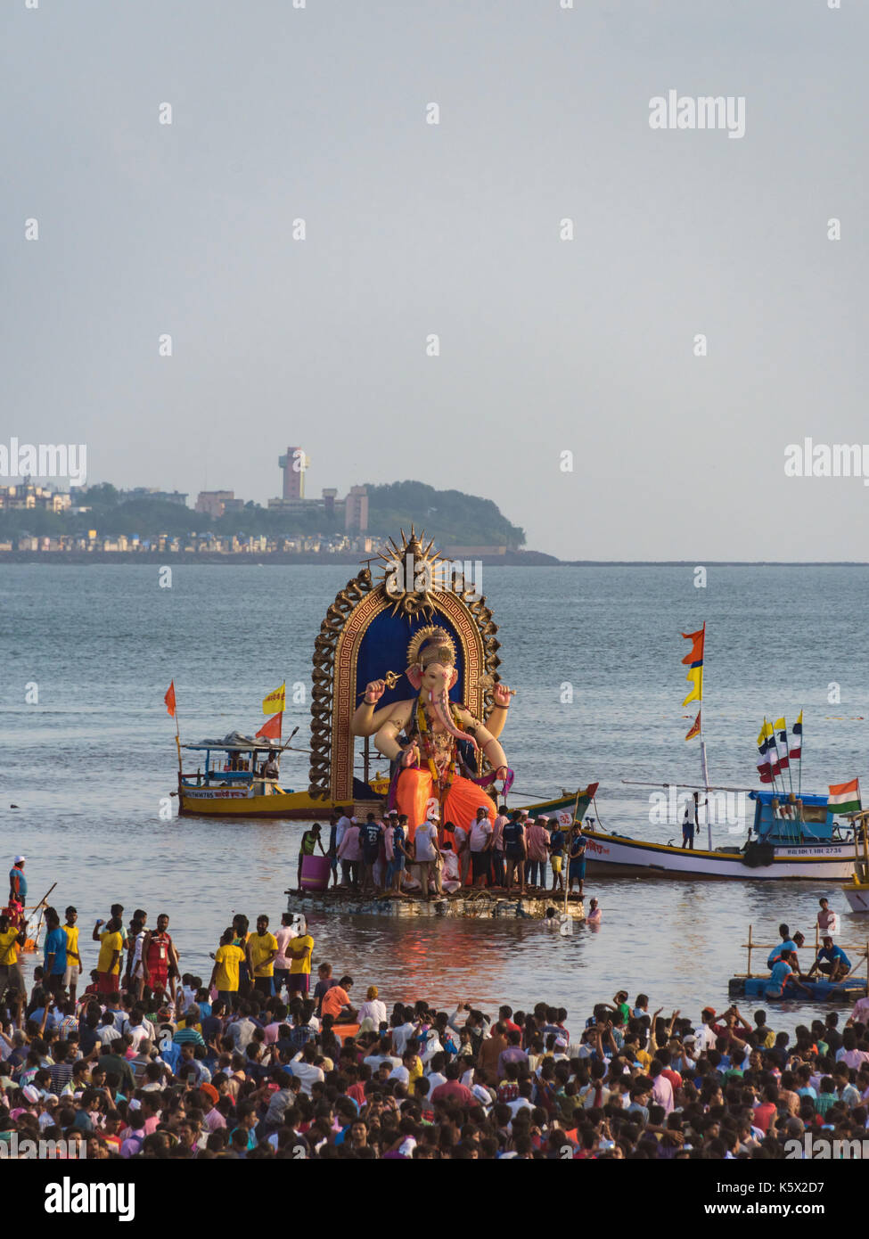 Ganesh immersion beach hi-res stock photography and images - Alamy