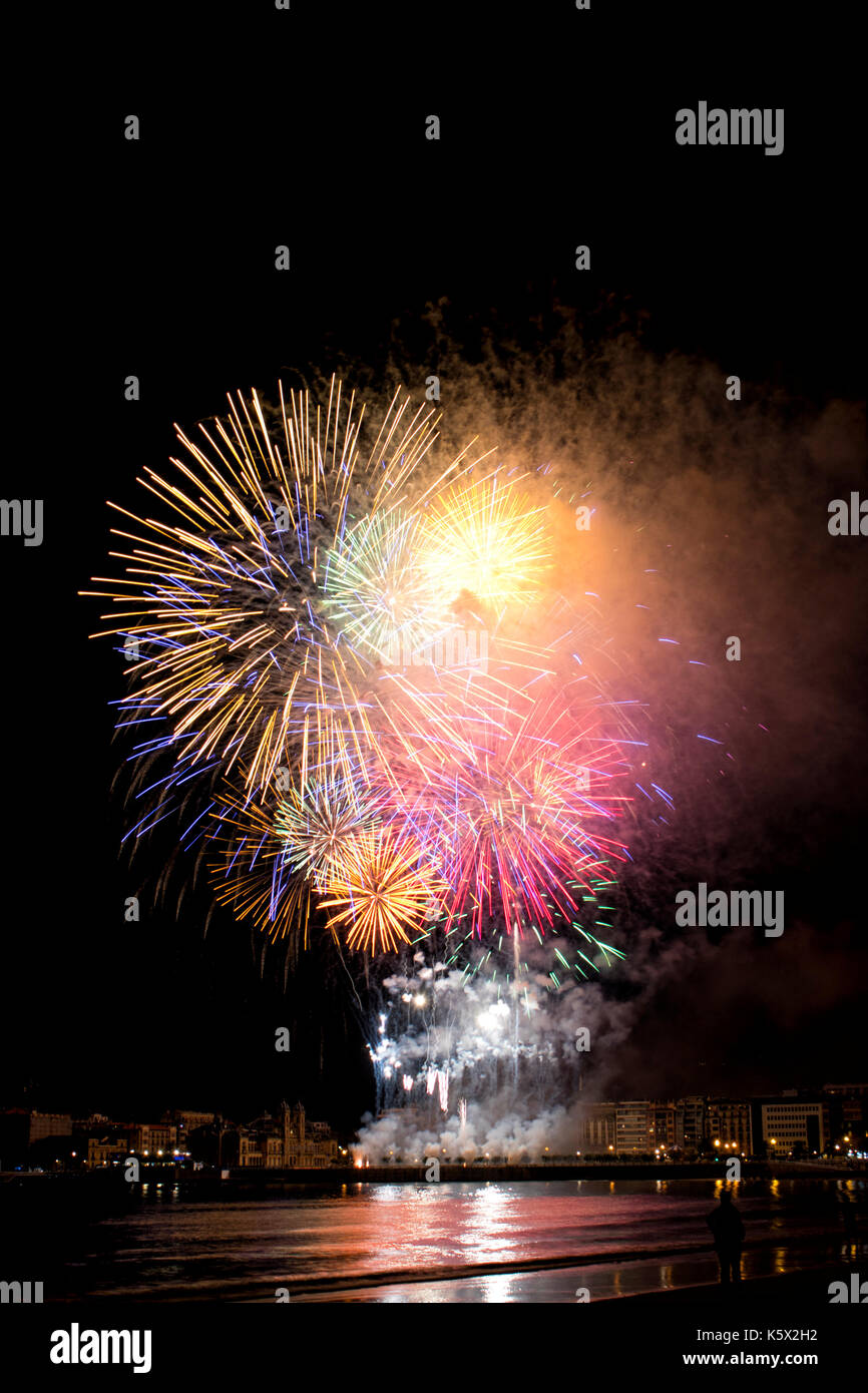 Beautiful fireworks hi-res stock photography and images - Alamy