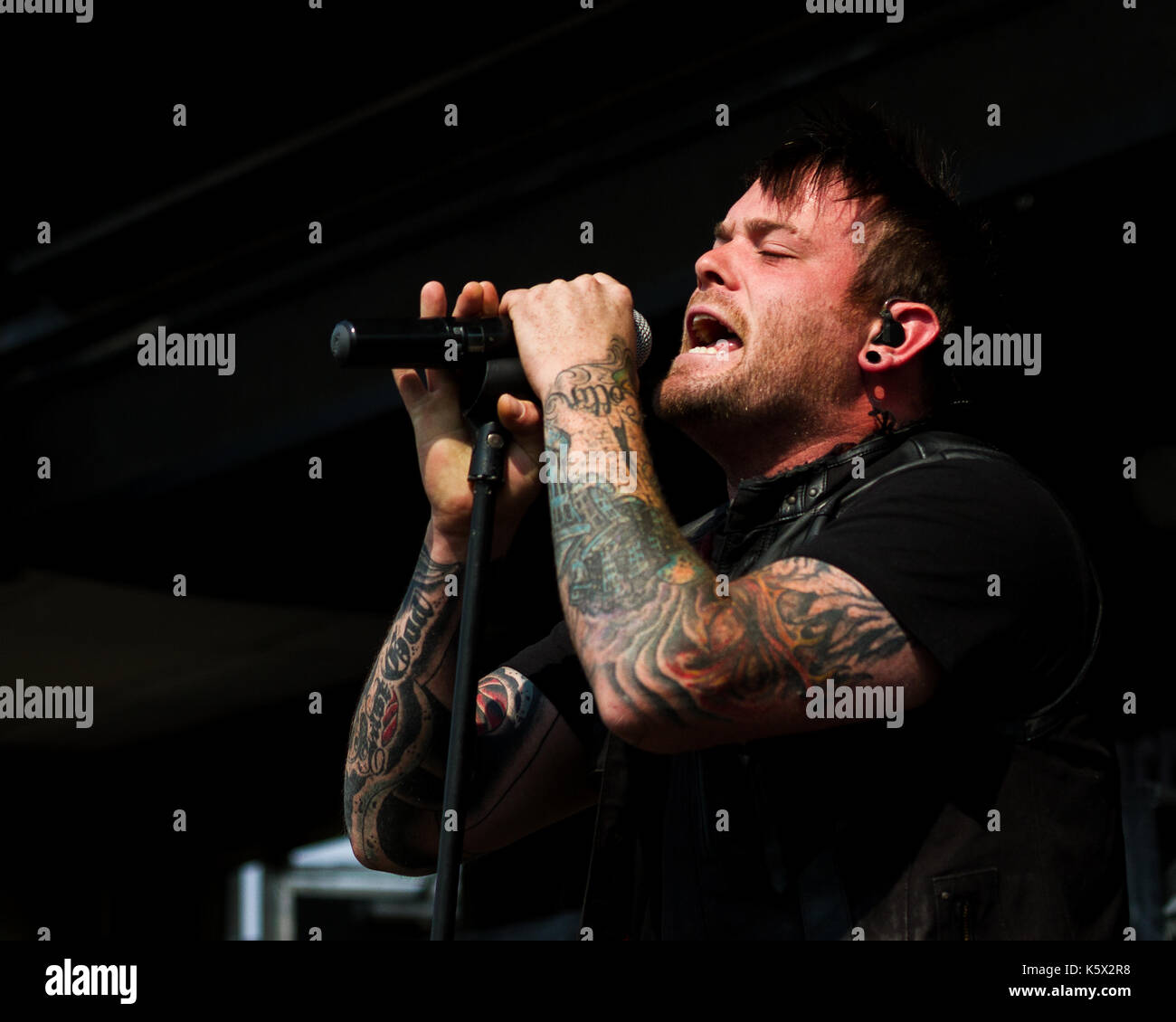 NAMPA, IDAHO - SEPTEMBER 25: Ryan Hoke of Candlelight Red gets into the ...