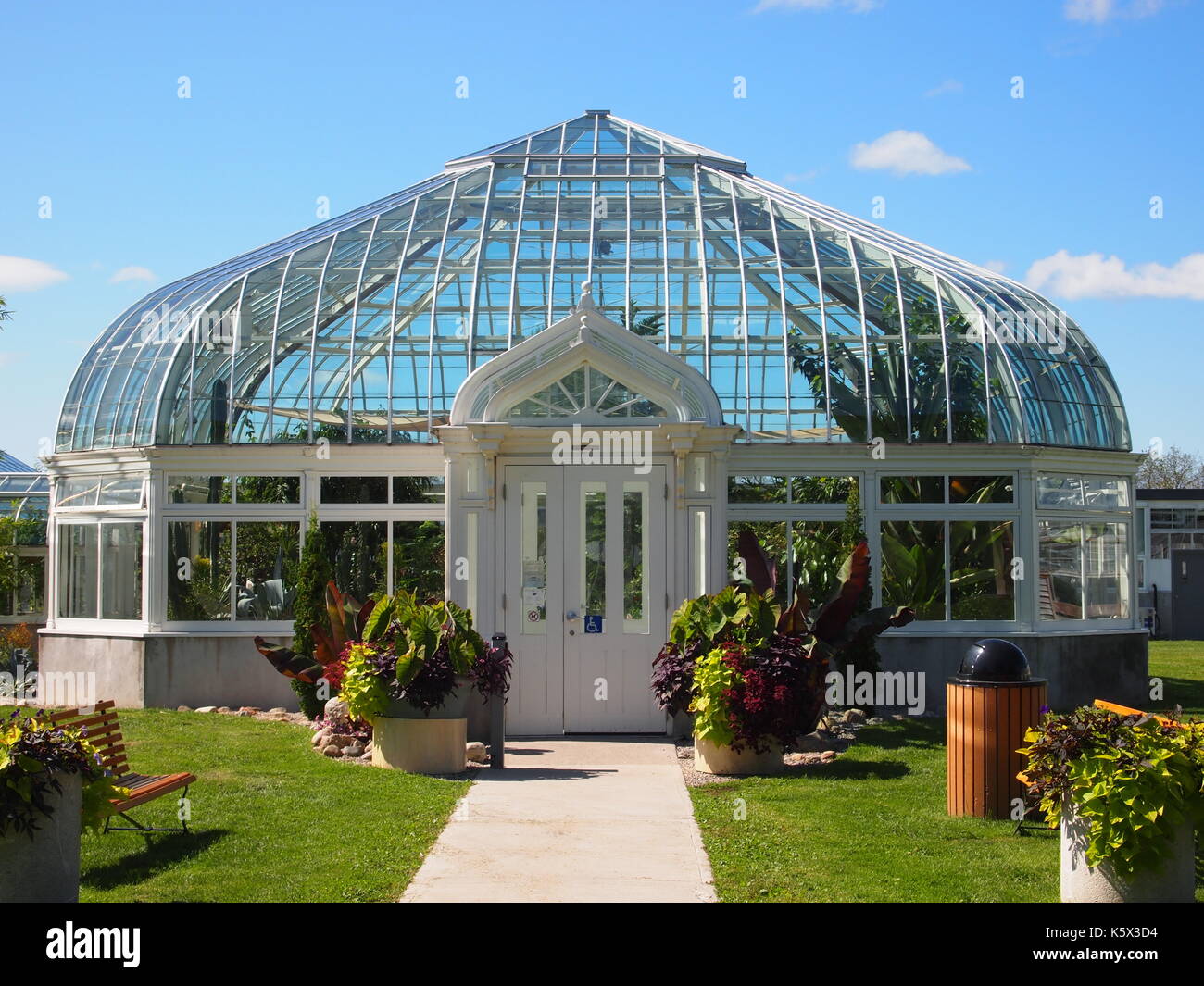 Victorian greenhouse hi-res stock photography and images - Alamy