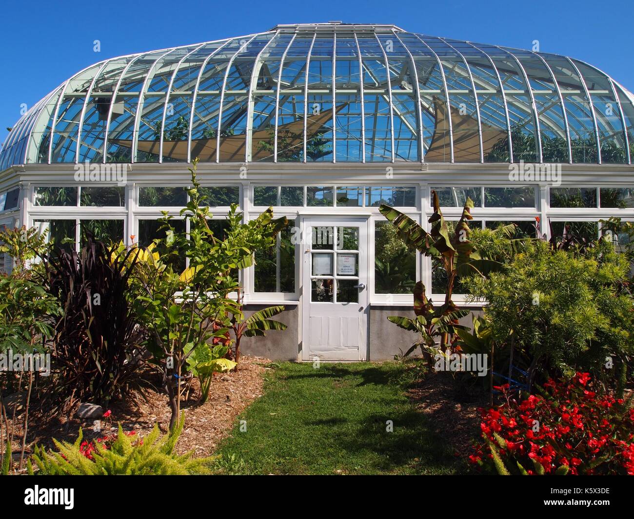 Shade glass greenhouse hi-res stock photography and images - Alamy
