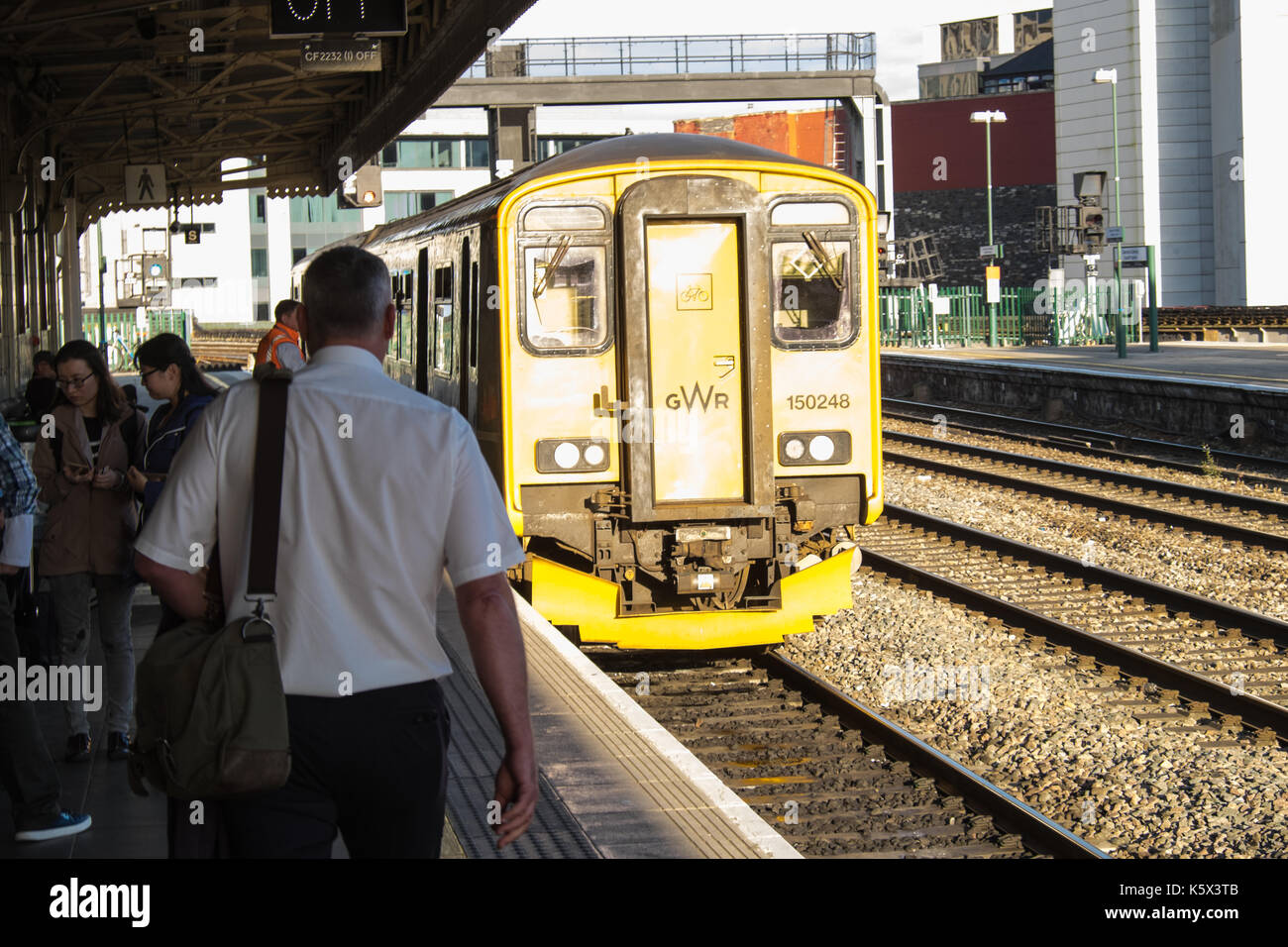 Cardiff central train station hi-res stock photography and images - Alamy