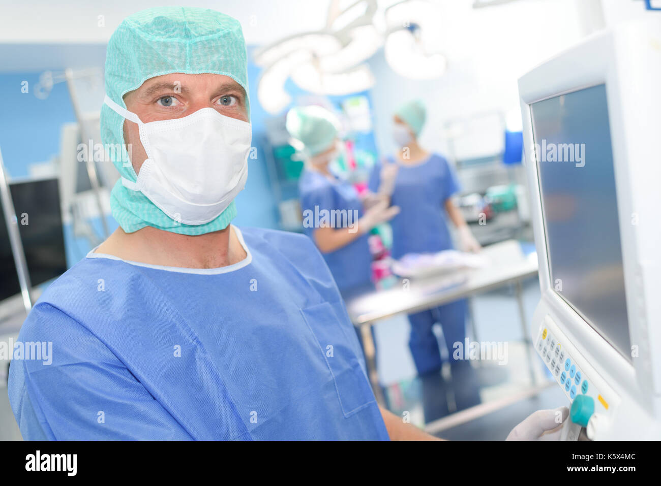 portrait of surgeon standing in operation room at the hospital Stock ...