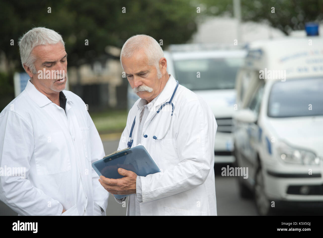 doctors on the road Stock Photo - Alamy