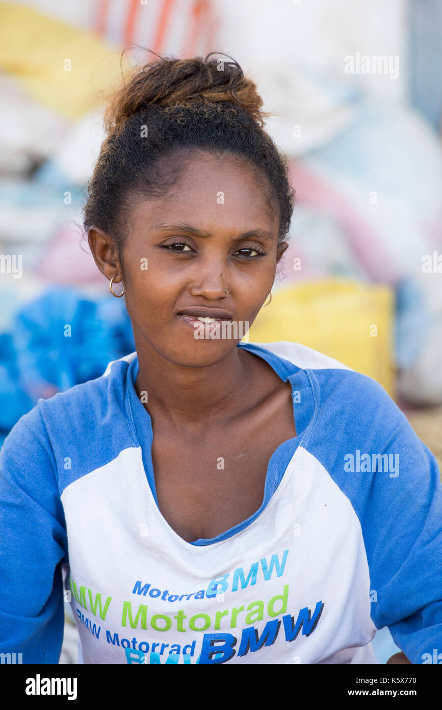 Majunga woman hi-res stock photography and images - Alamy
