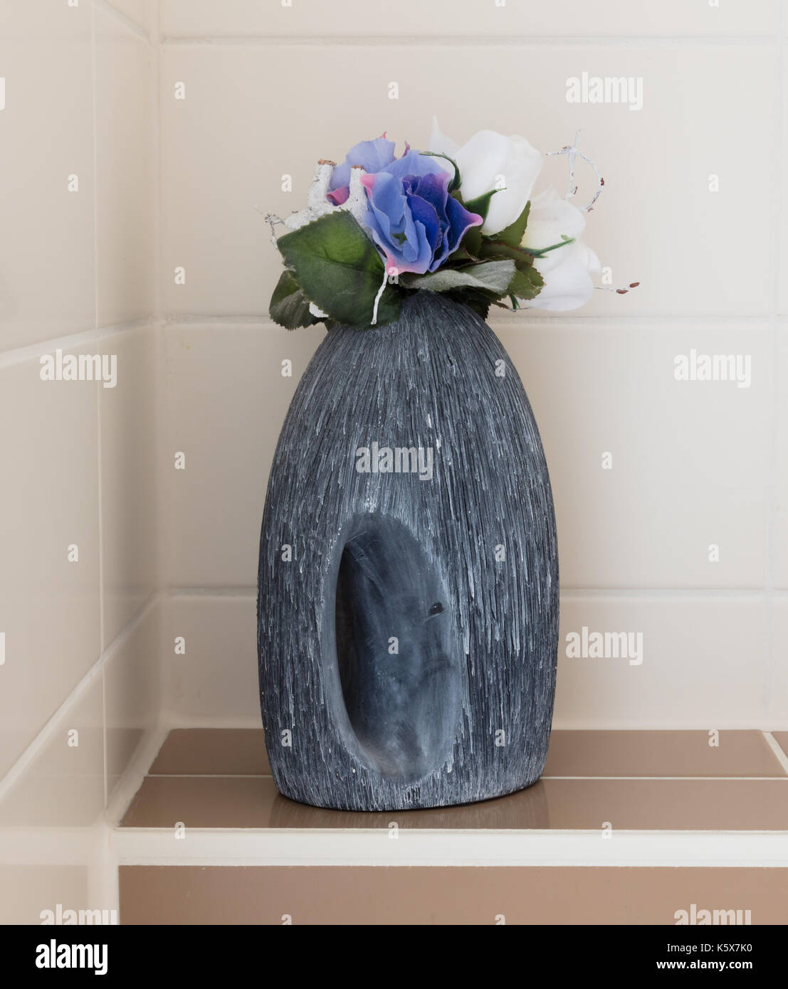 Toilet vase hi-res stock photography and images - Alamy