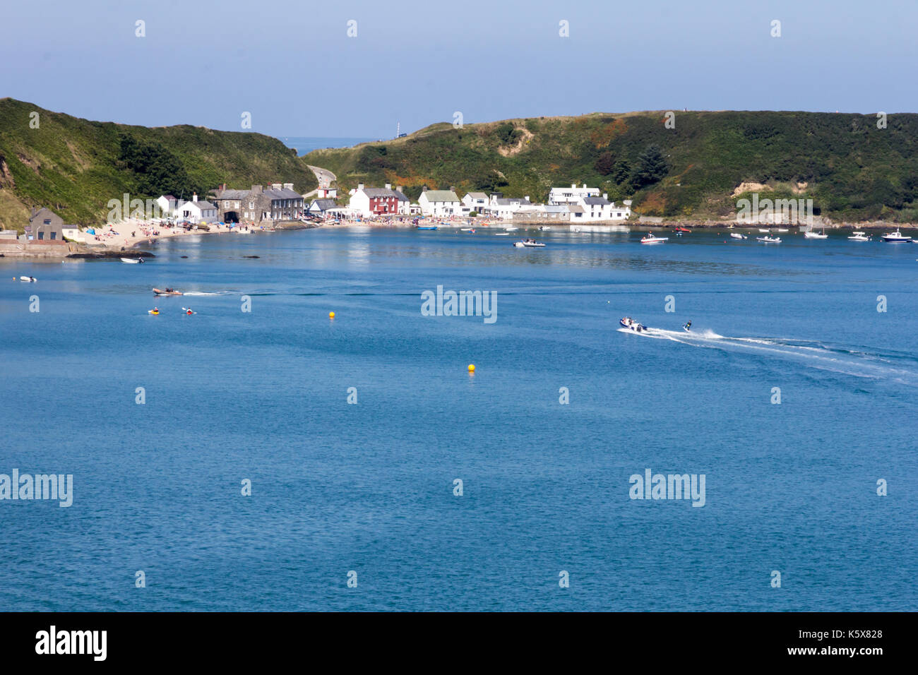 Irish beach sunny hi-res stock photography and images - Alamy