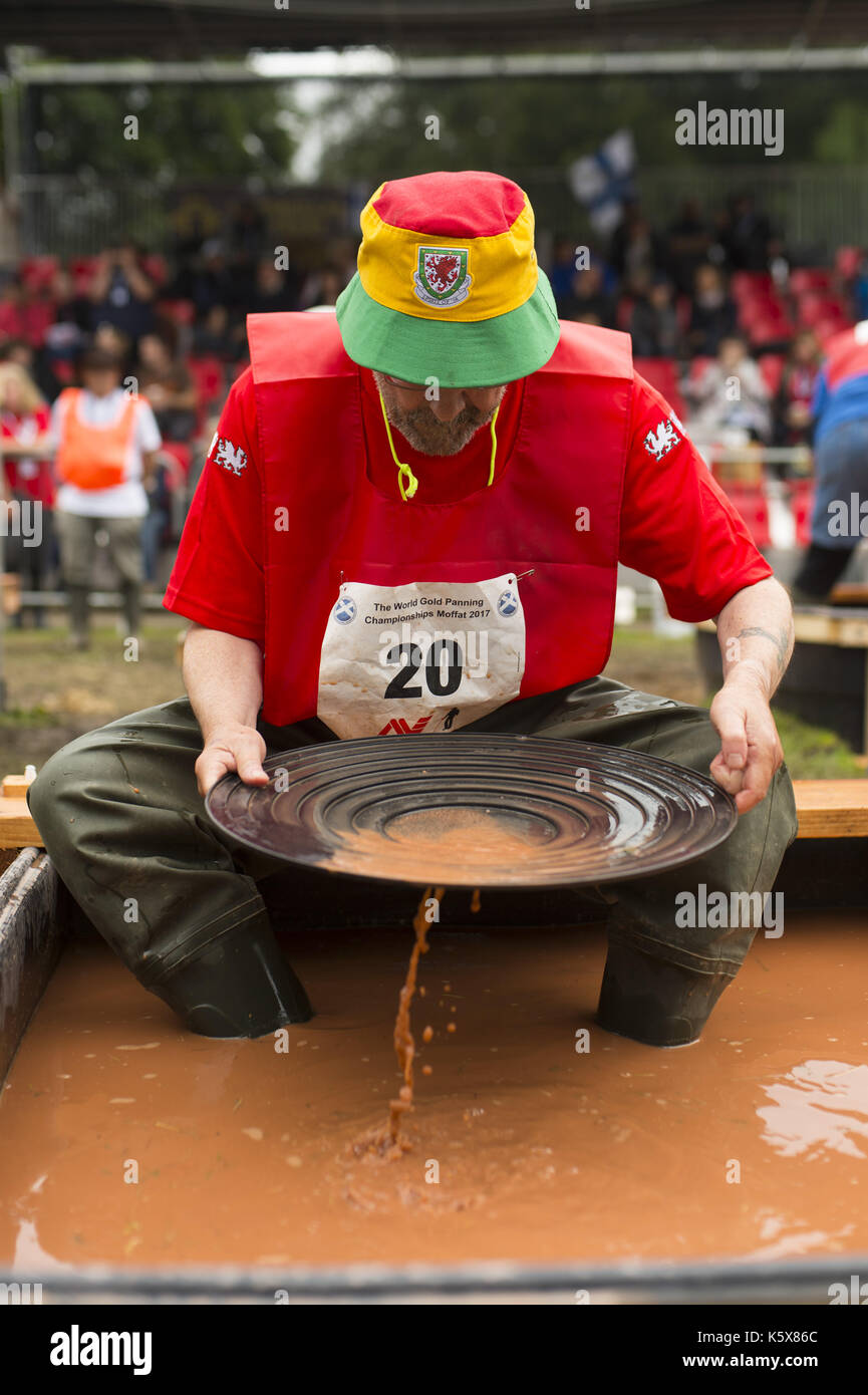 World gold panning championships hi-res stock photography and images ...