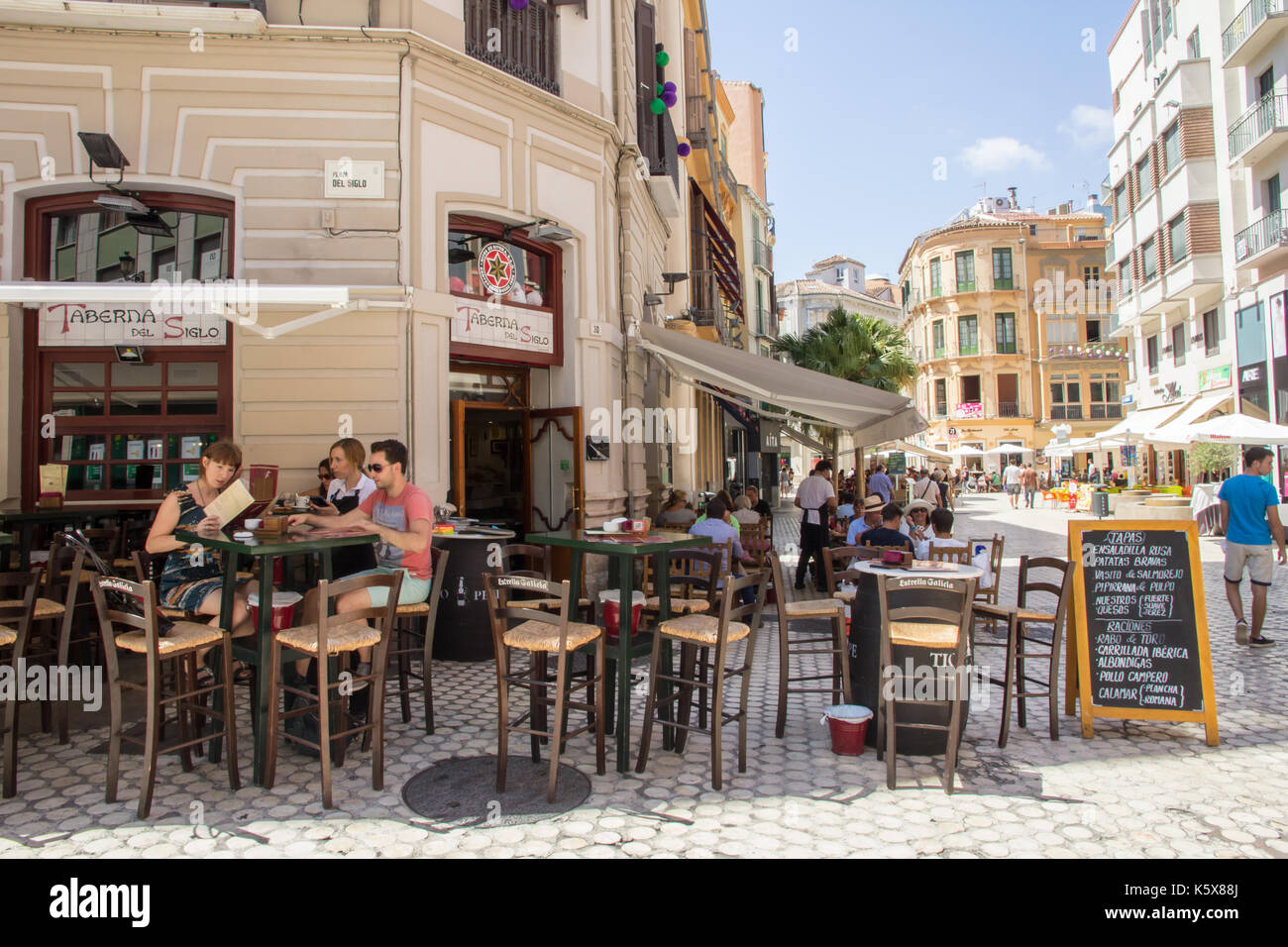 Al fresco restaurant hi-res stock photography and images - Alamy