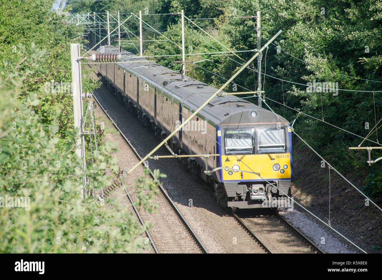 Modern british locomotive hi-res stock photography and images - Alamy