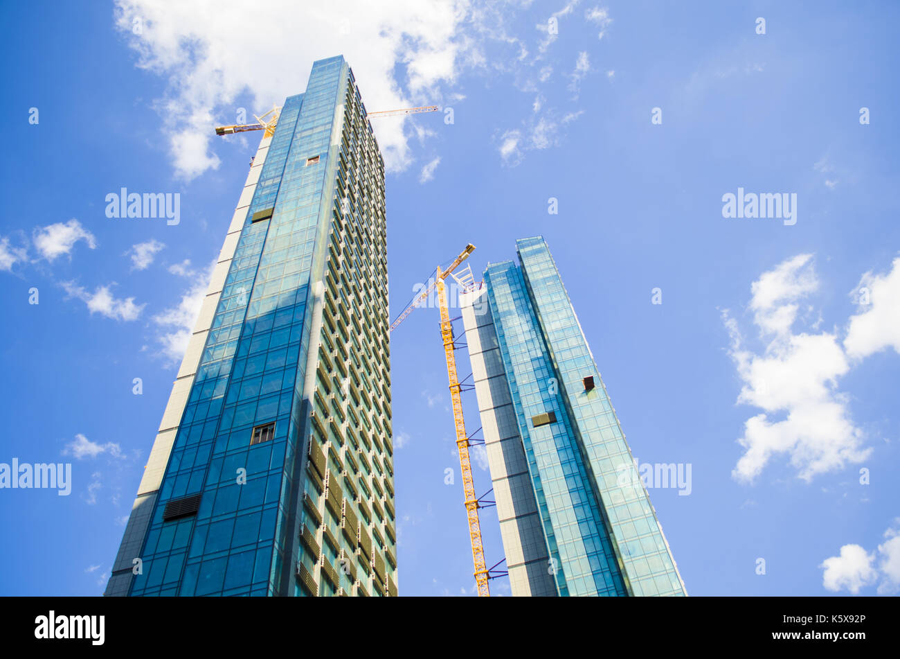 Skyscraper blocks hi-res stock photography and images - Alamy