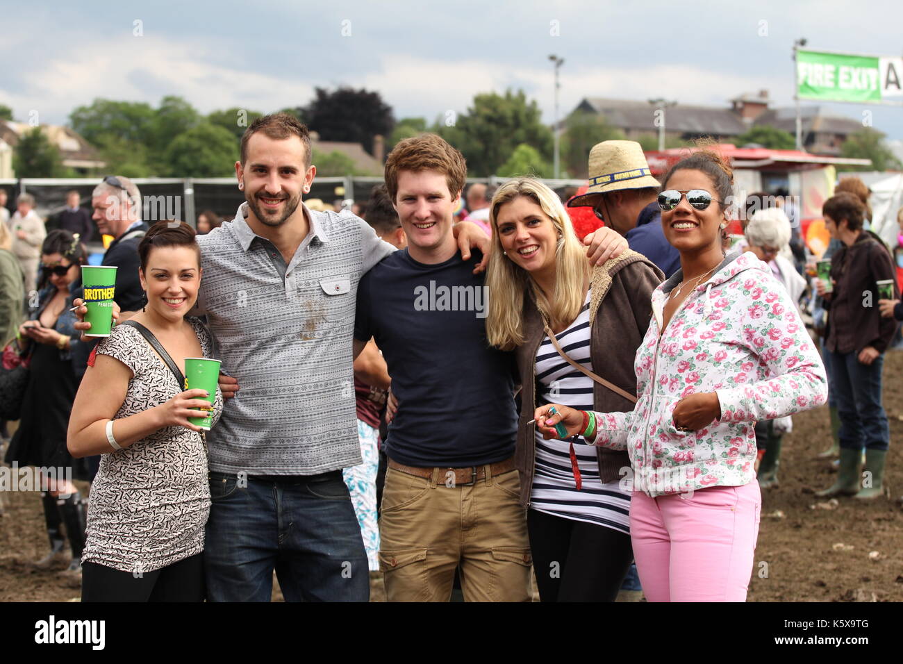 Happy festival goers hi-res stock photography and images - Alamy