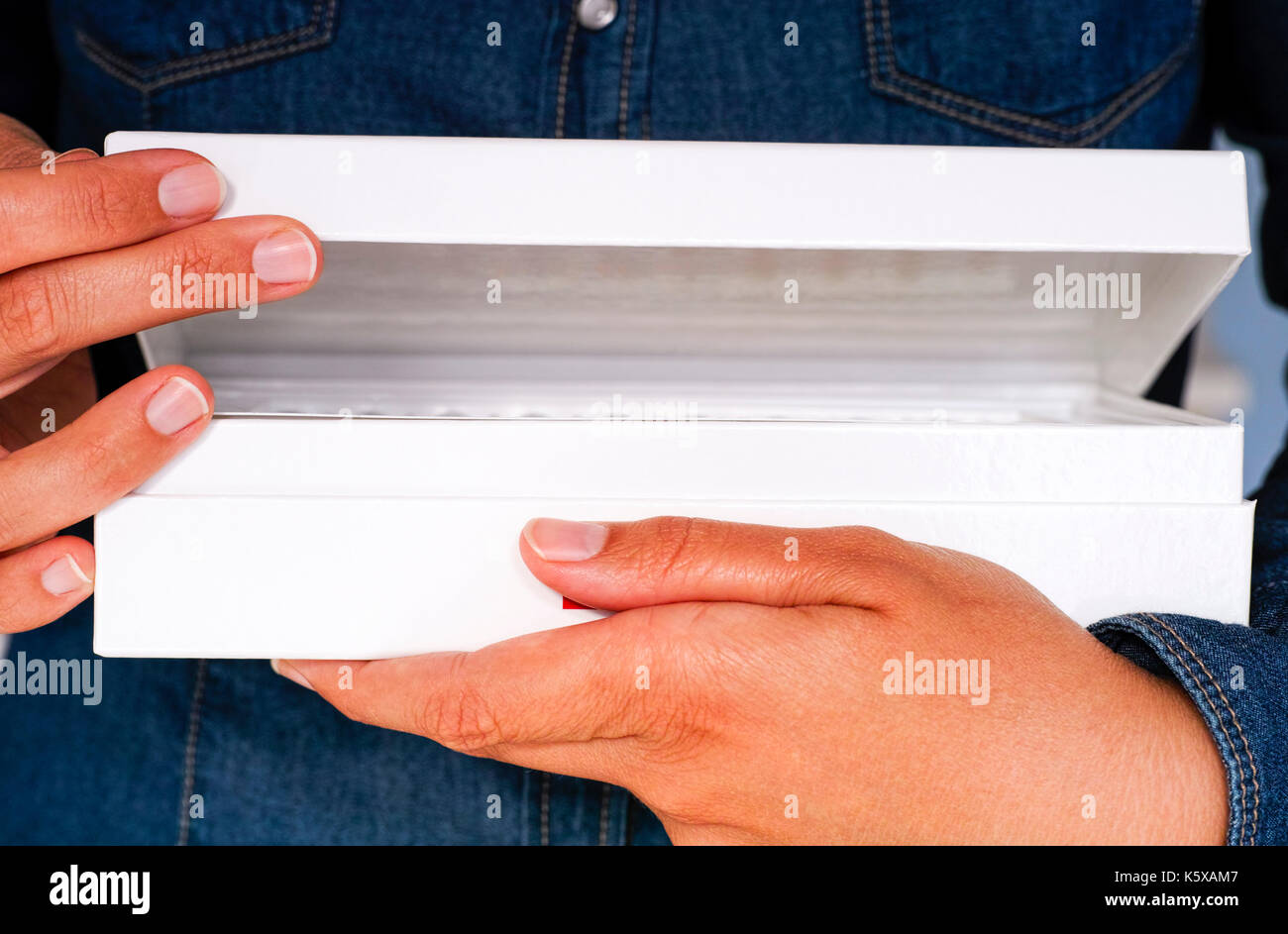 Woman hand opening close white hi-res stock photography and images - Alamy
