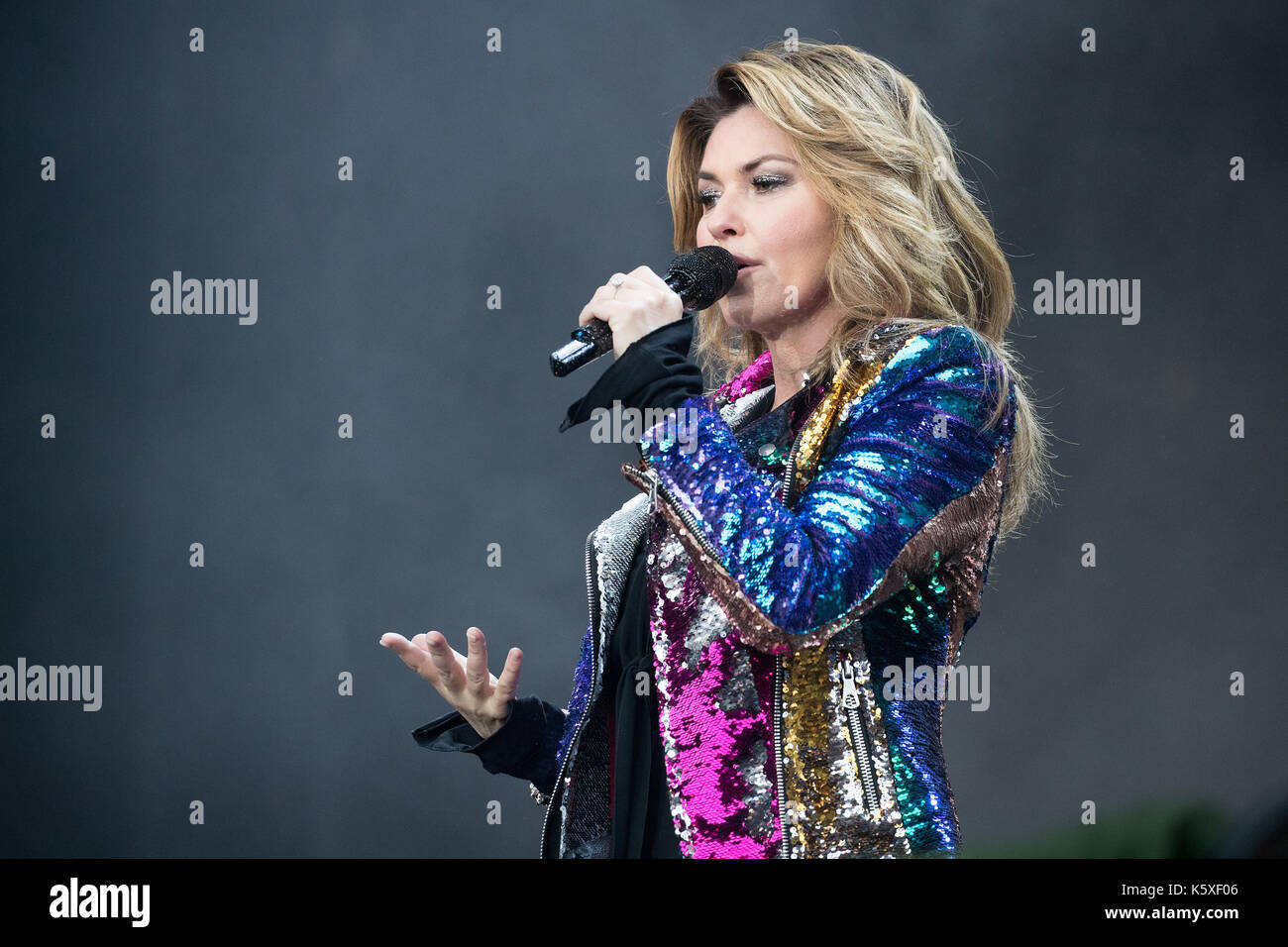 Canadian country singer shania twain hi-res stock photography and ...
