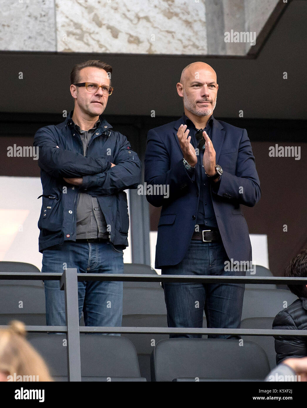 Berlin, Germany. 10th Sep, 2017. Former referee Howard Webb (R) watches ...