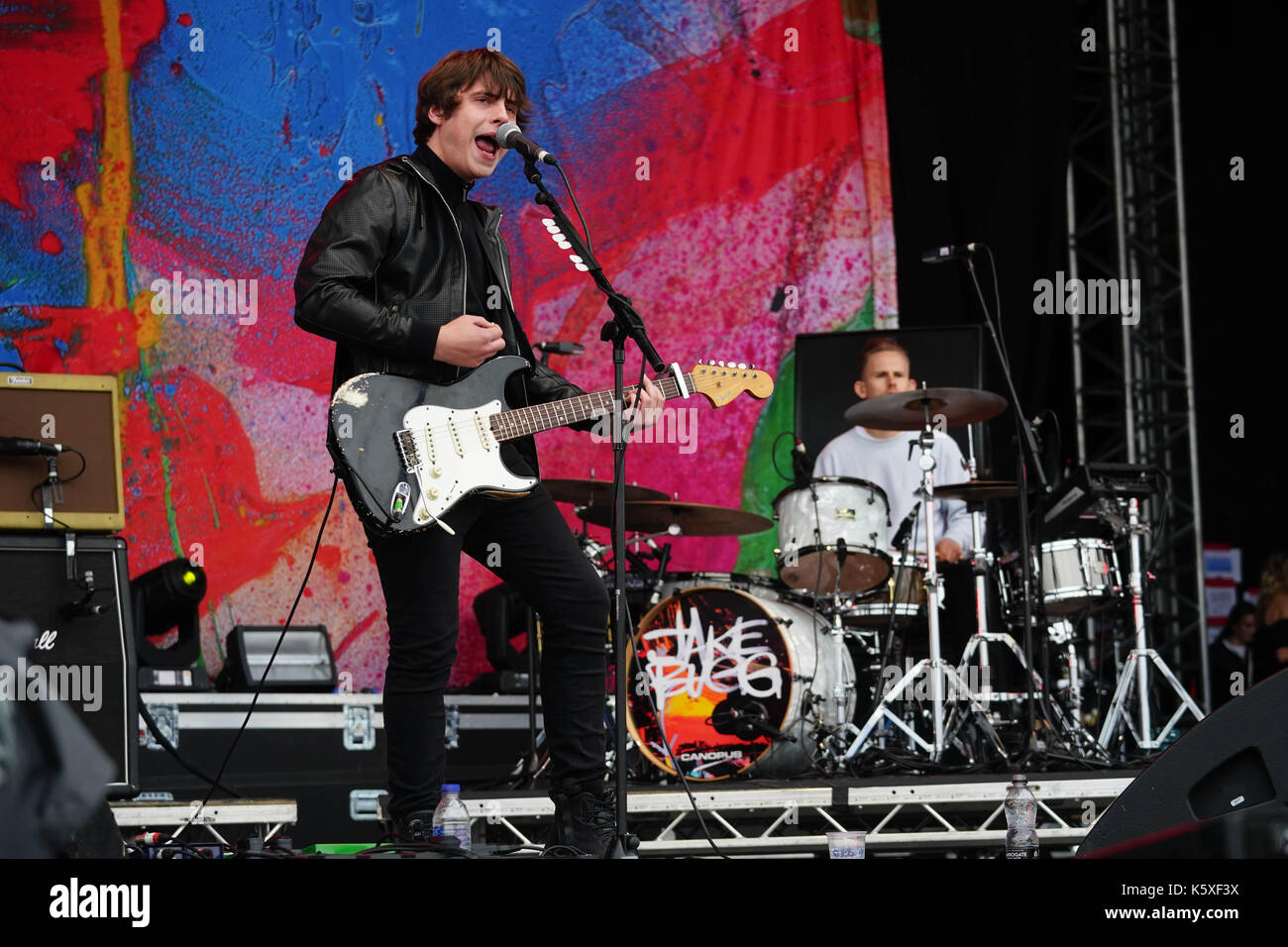 Artist jake garfield hi-res stock photography and images - Alamy