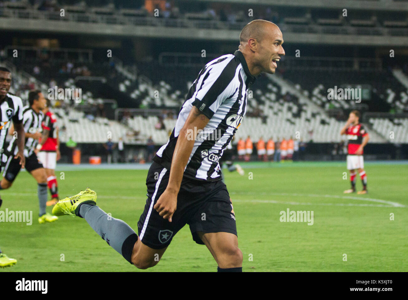 Rio De Janeiro, Brazil. 10th Sep, 2017. Roger do Botafogo celebrates ...