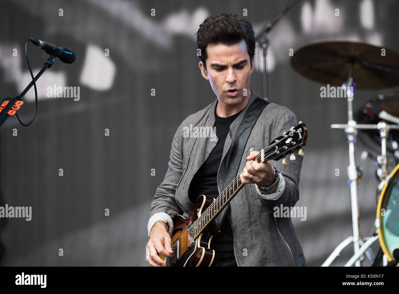 Stuart cable stereophonics hi-res stock photography and images - Alamy