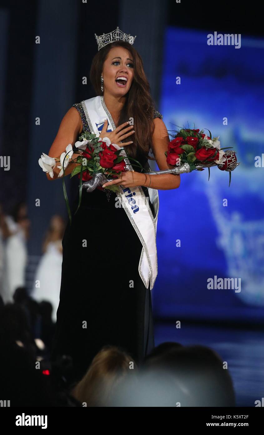Miss america 2018 cara mund hi-res stock photography and images - Alamy