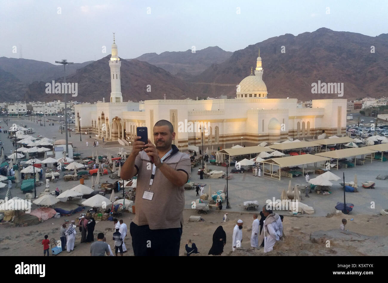 Medina, Medina, Saudi Arabia. 9th Sep, 2017. Muslim pilgrims visit the ...