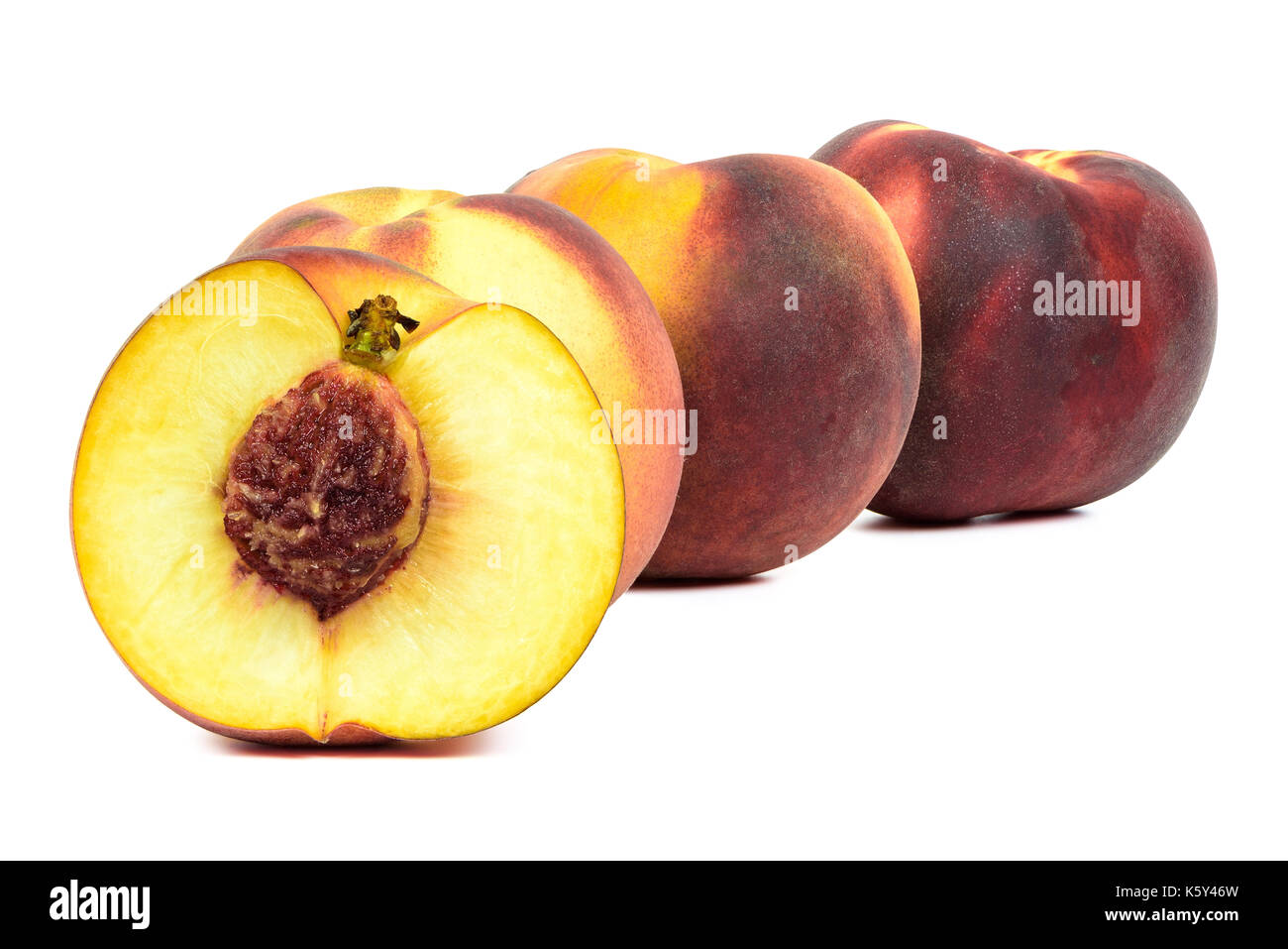 Row of sliced peaches hi-res stock photography and images - Alamy