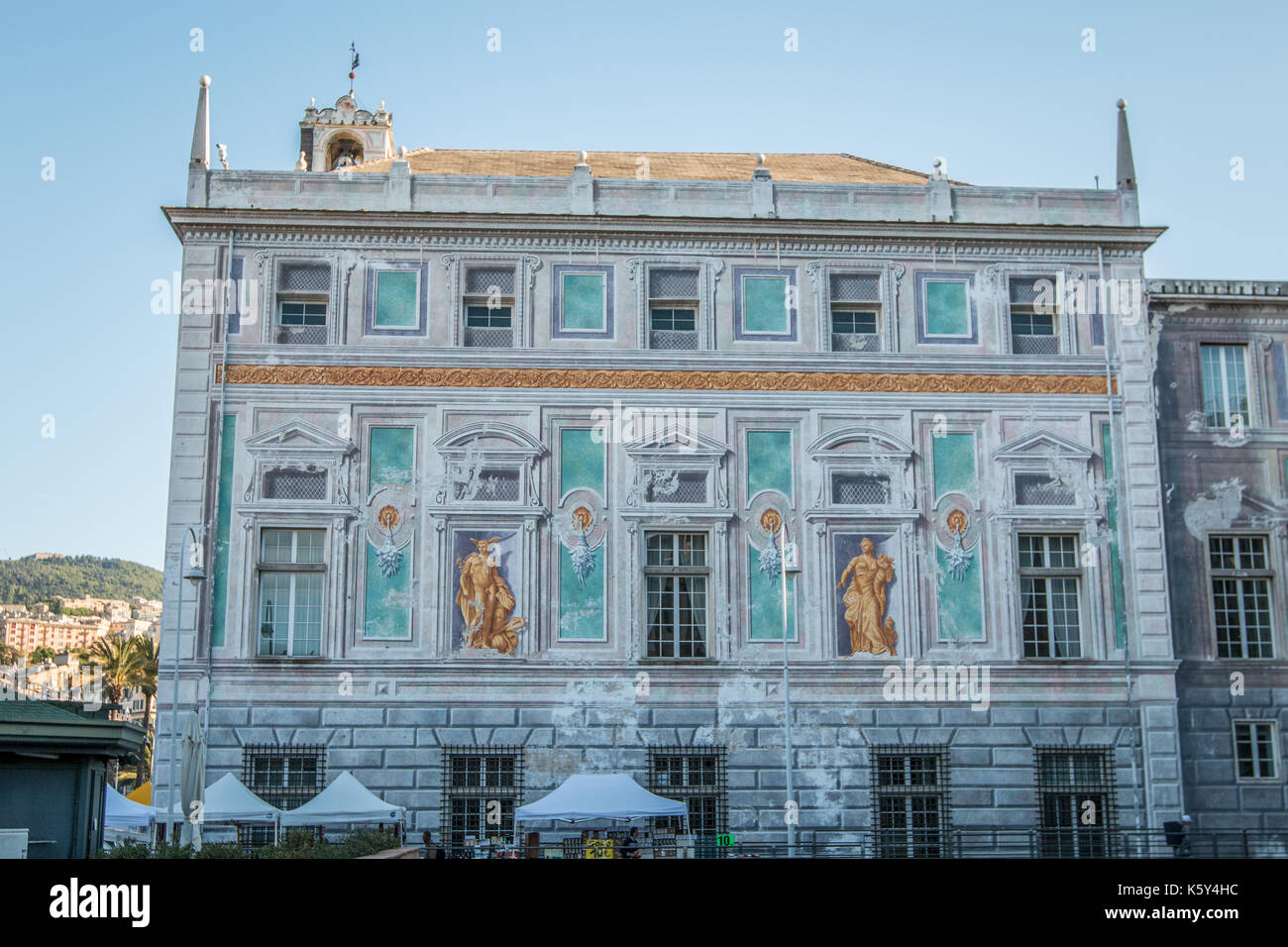 Genoa old city hi-res stock photography and images - Alamy