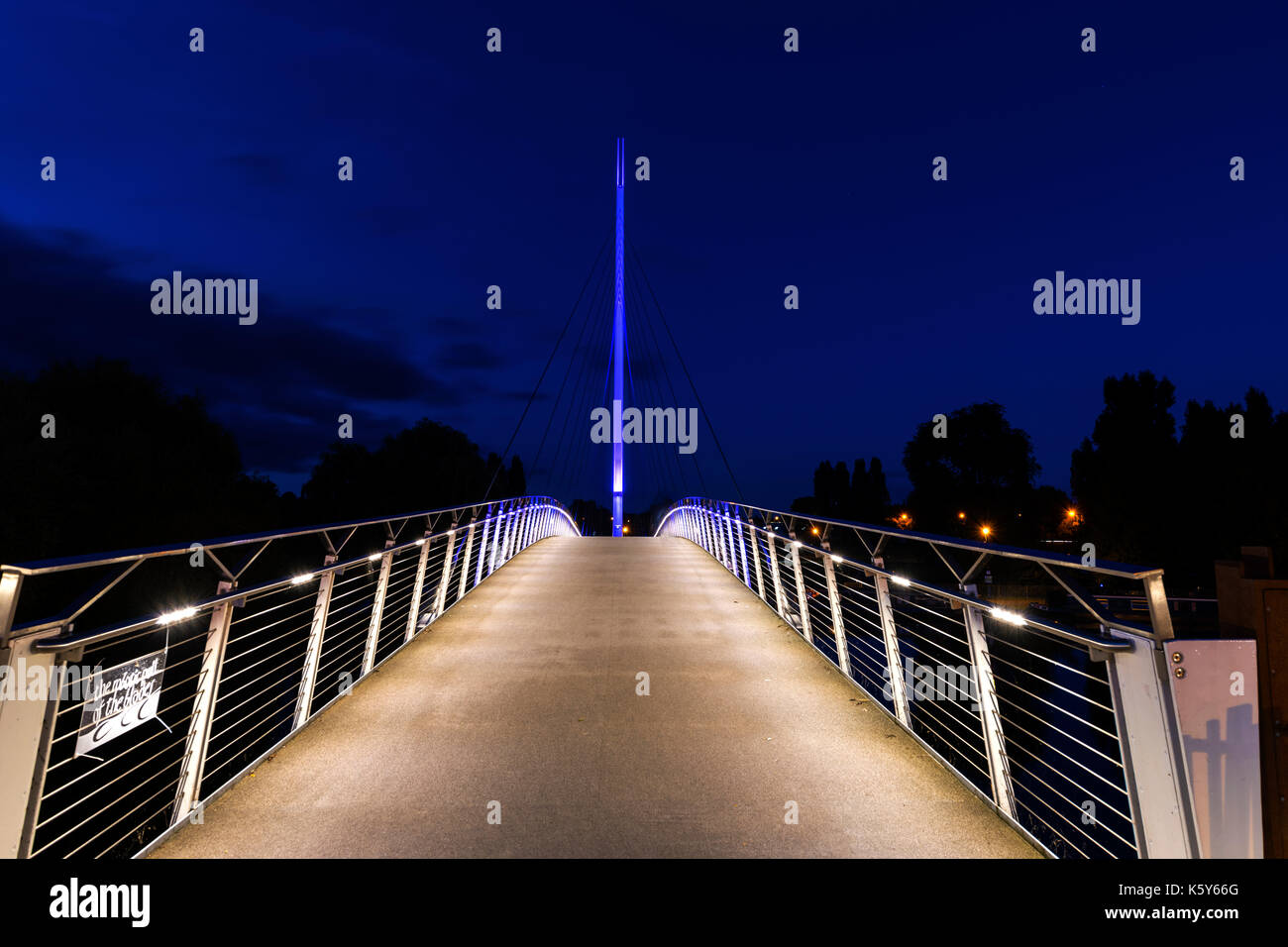 Reading footbridge hi-res stock photography and images - Alamy