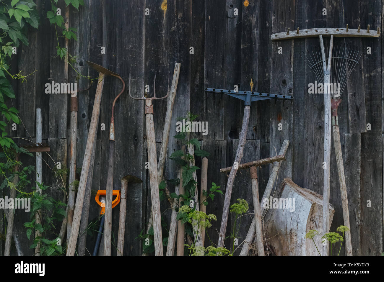 Poles and beams hi-res stock photography and images - Alamy