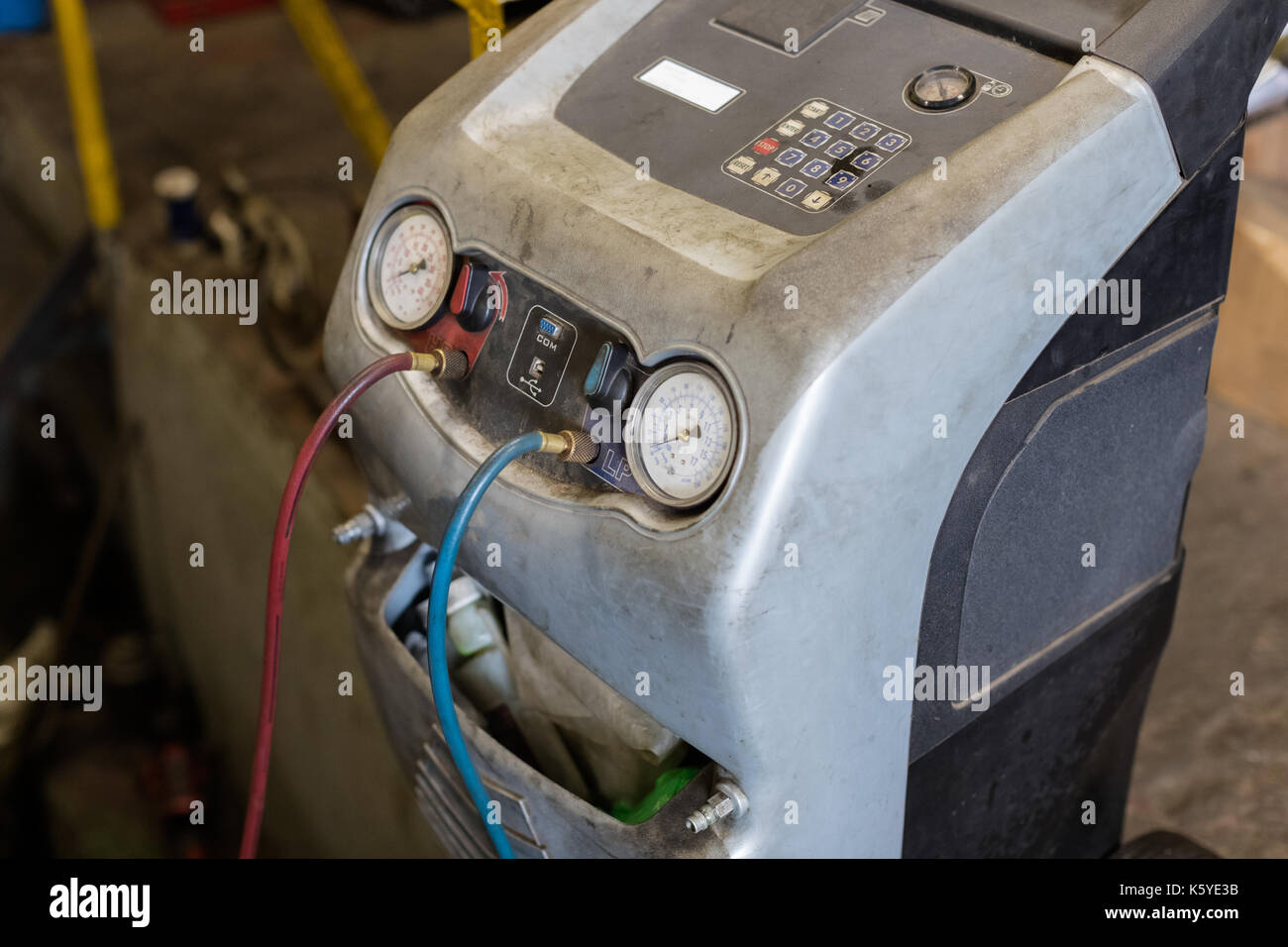 Car air conditioning refueling equipment Stock Photo - Alamy