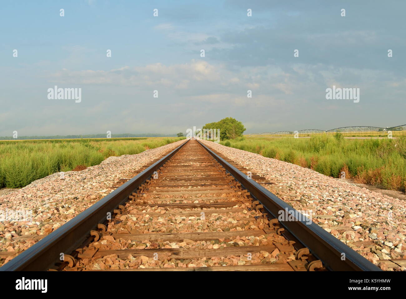 Desert road disappearing distance hi-res stock photography and images ...