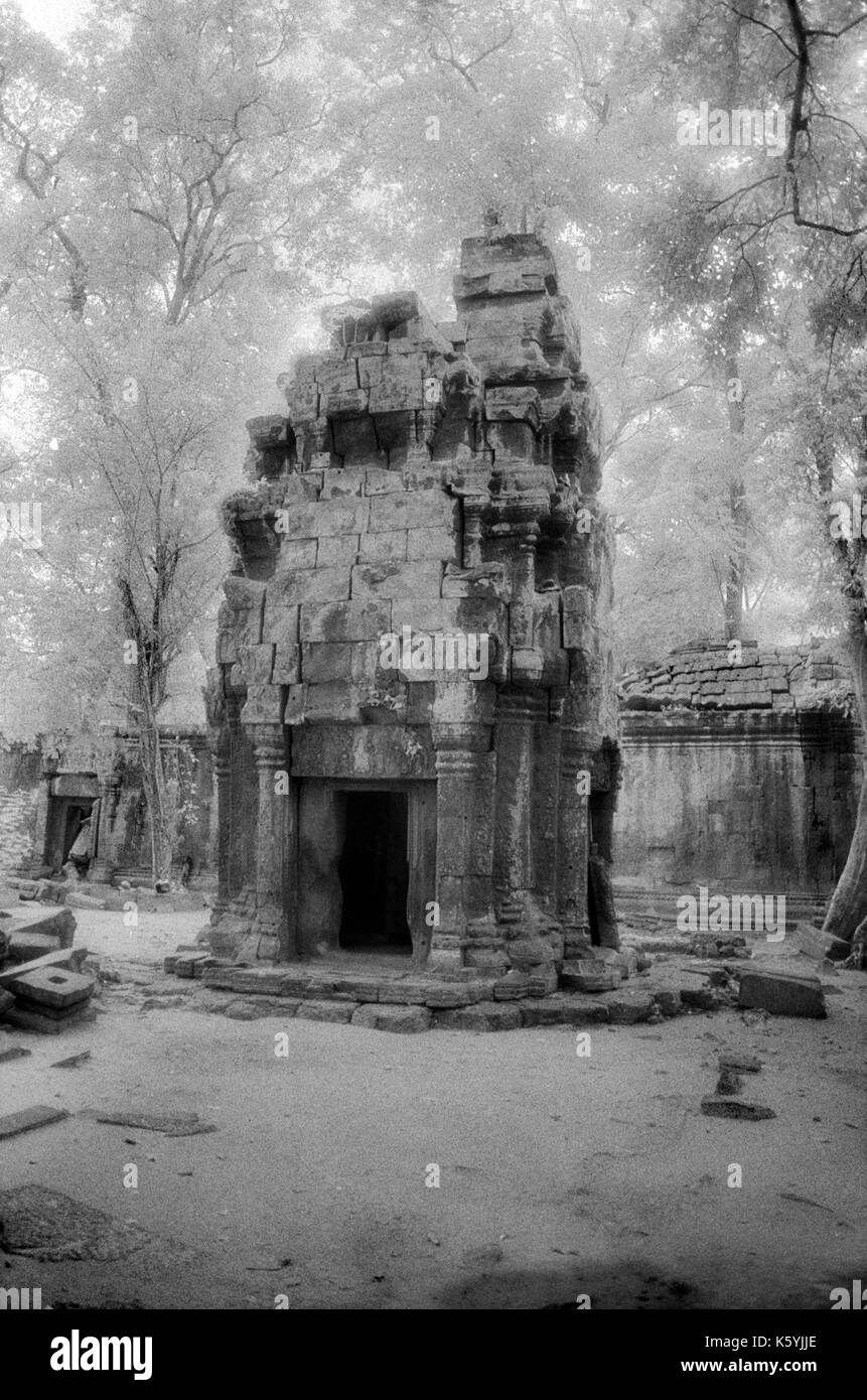 Hindu worship small hindu temple Black and White Stock Photos & Images ...