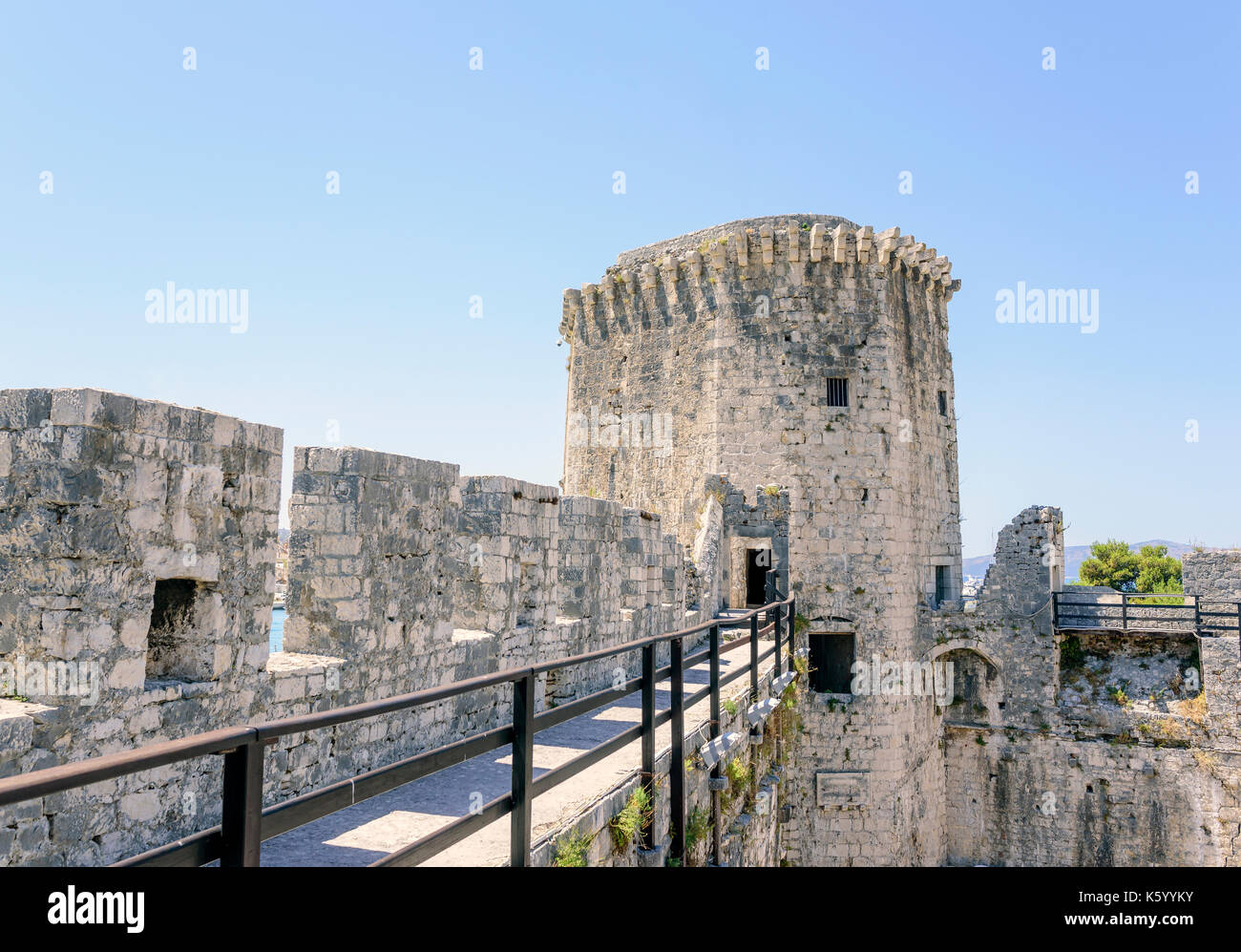 The walls of the old stone fortress Stock Photo - Alamy
