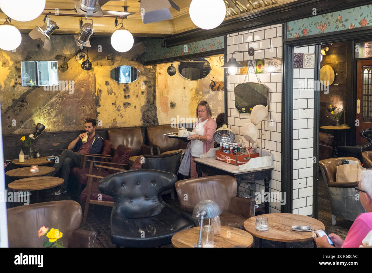 Castle arcade cardiff city centre hi-res stock photography and images ...