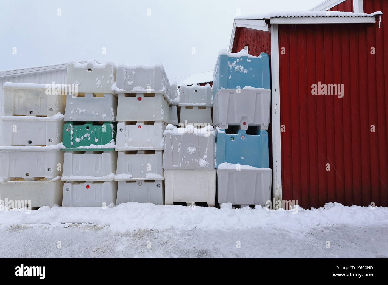 Plastic pallet hi-res stock photography and images - Alamy