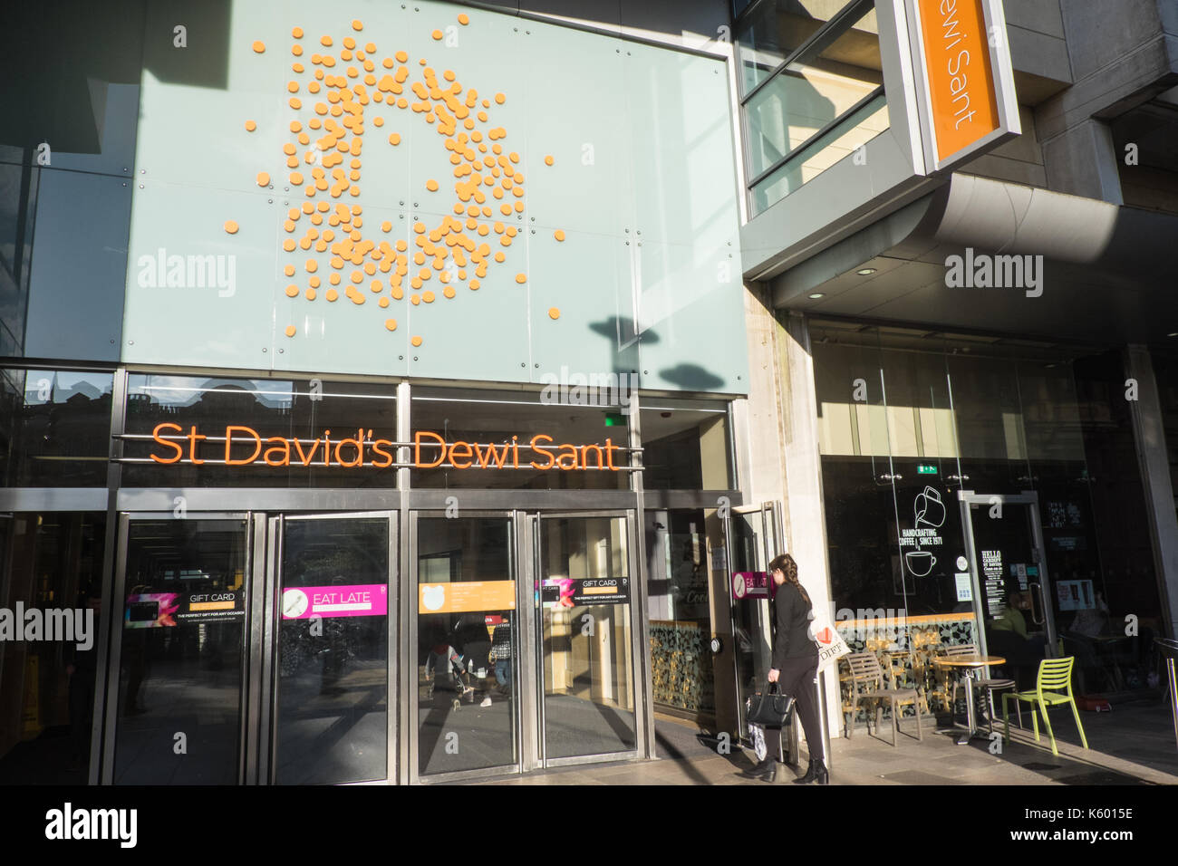 Shopscardiff hi-res stock photography and images - Alamy