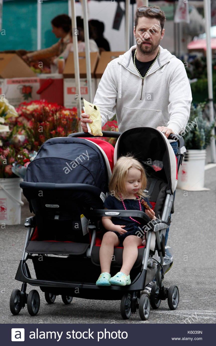 Jason Priestley And Ava Veronica Priestley Stock Photos & Jason ...