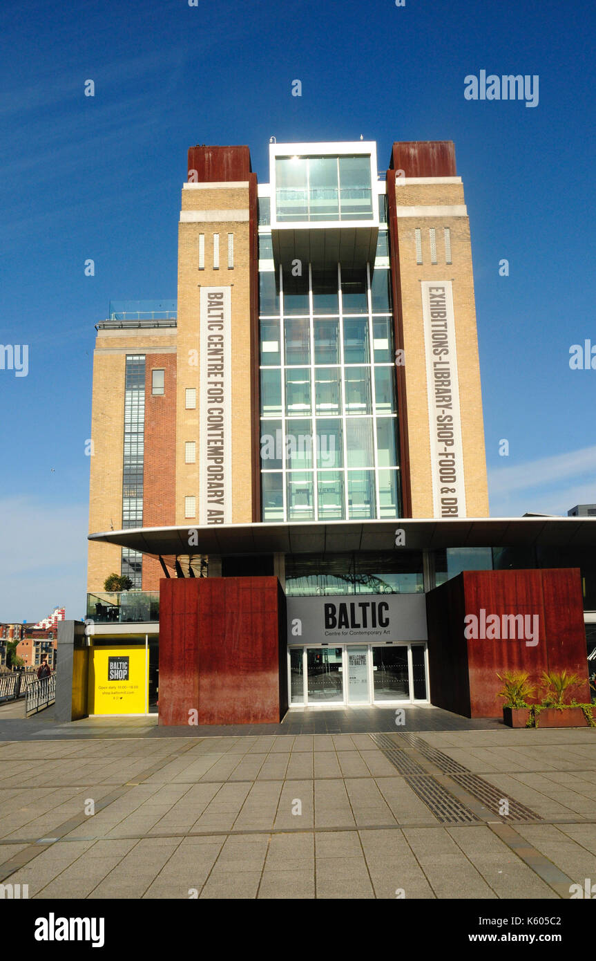 Baltic art gallery gateshead hi-res stock photography and images - Alamy