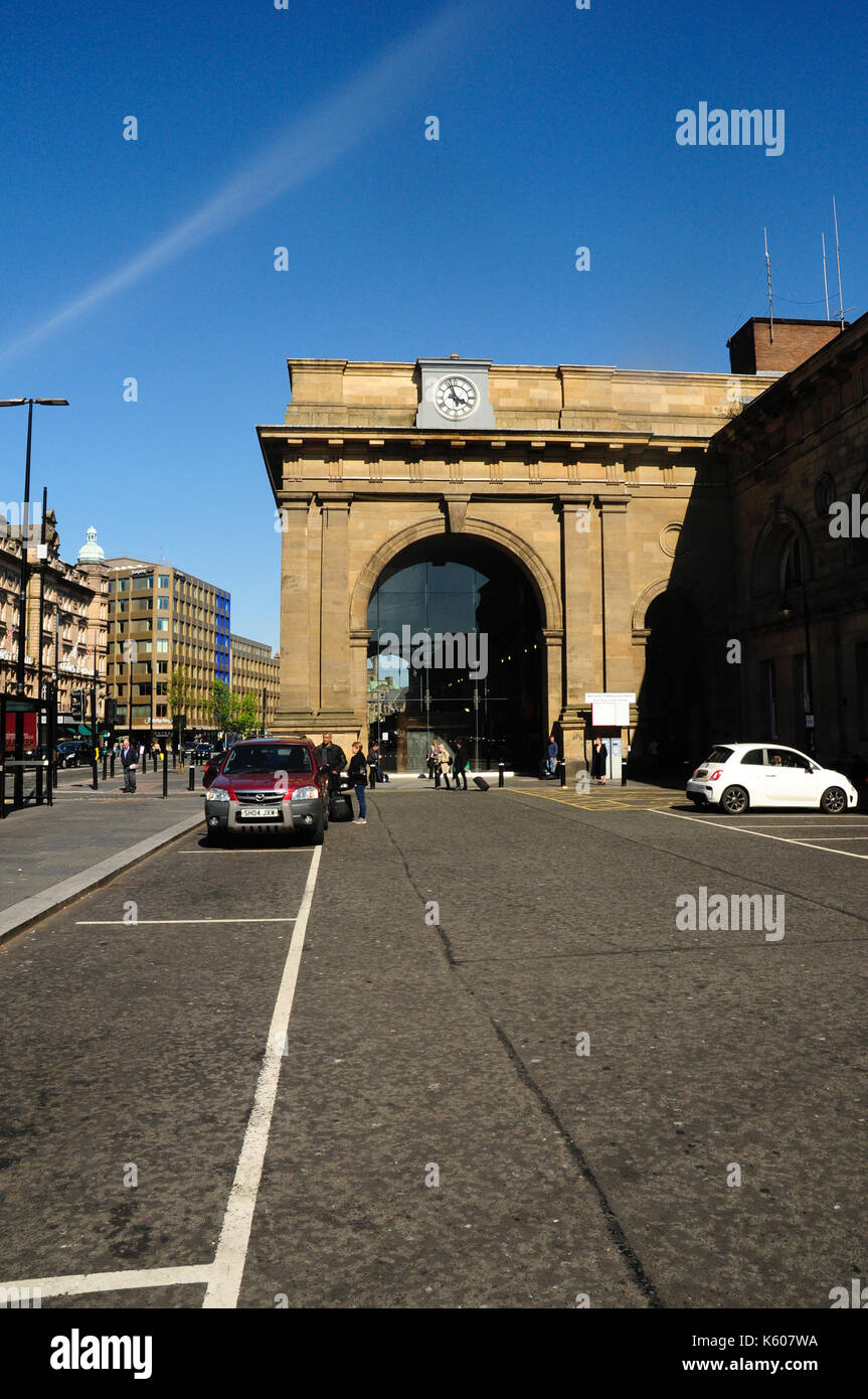 Newcastle central station hi-res stock photography and images - Alamy