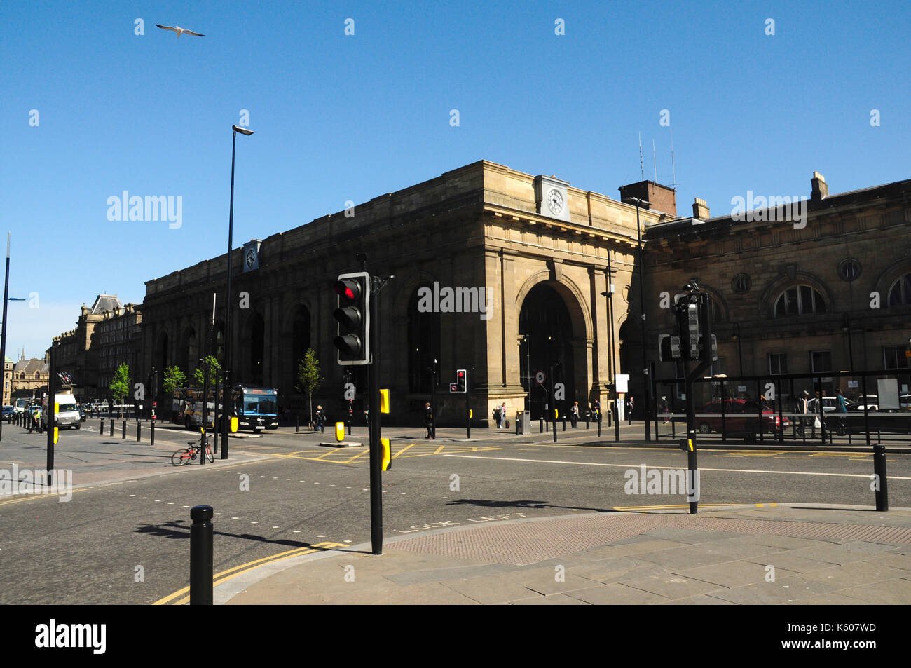Newcastle railway station east coast hi-res stock photography and ...