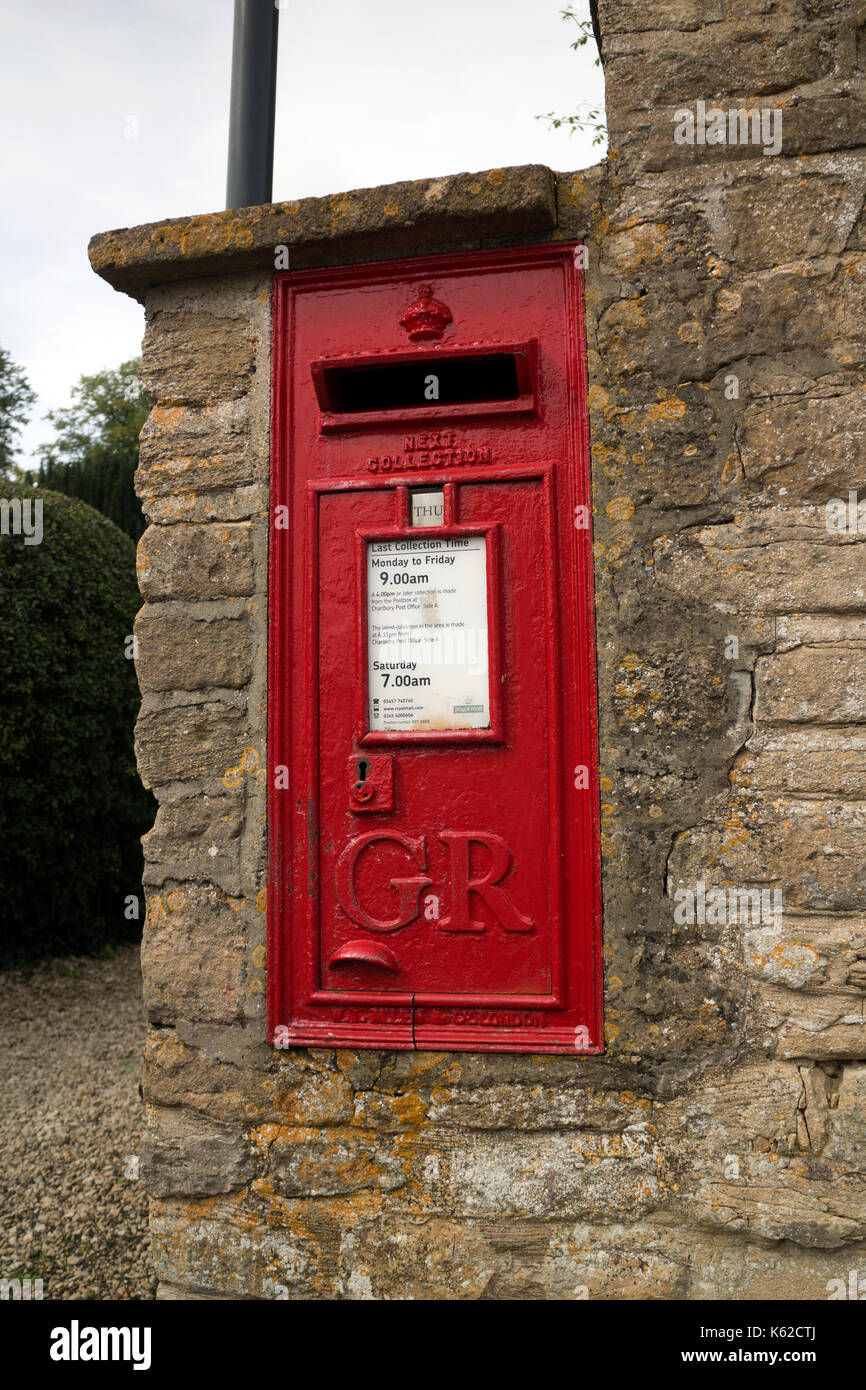 Wall mounted post box hi-res stock photography and images - Alamy