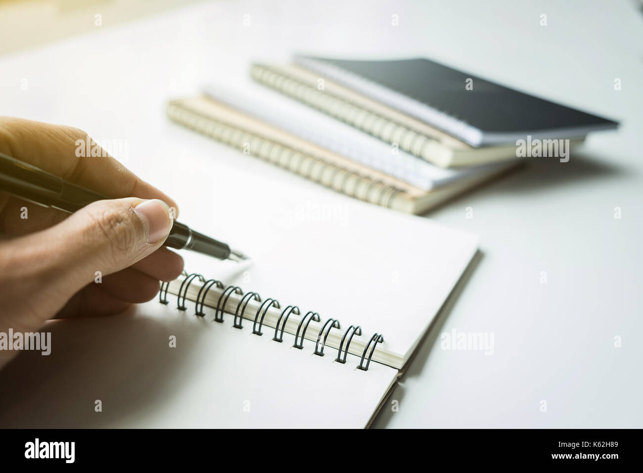 Human hand writing hi-res stock photography and images - Alamy