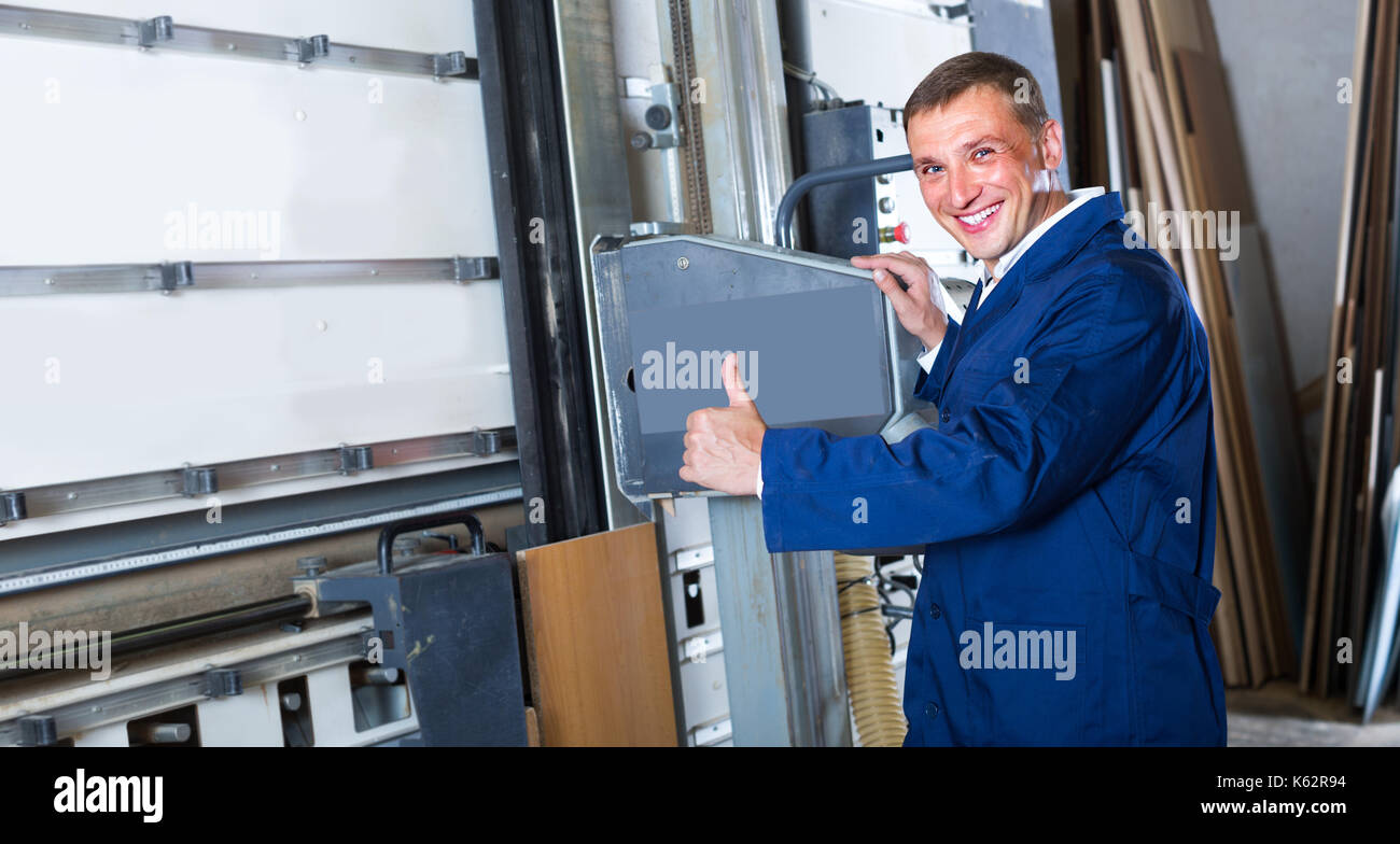Automatic cutting table hi-res stock photography and images - Alamy