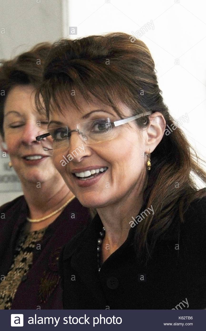 Sarah Palin. Governor Sarah Palin, looks stunning and fierce as she ...